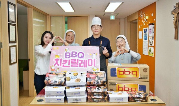 [함께가자 우리ESG] BBQ, 미혼모 보호시설 '모성의 집' 방문...치킨과 아기 물티슈 기부